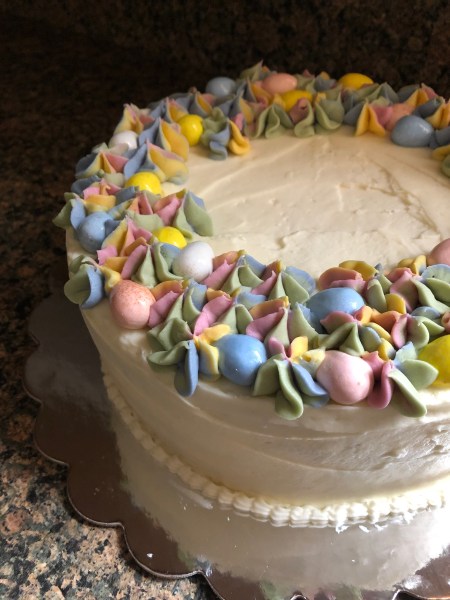 decorated cake – Bead Yarn & Spatula