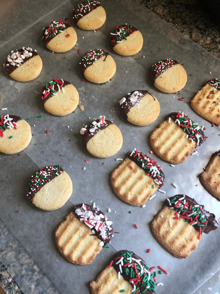 Cookie Palooza: Chocolate Dipped Shortbread Cookies – Bead Yarn & Spatula