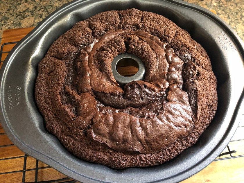 Chocolate Comfort Cake – Bead Yarn & Spatula